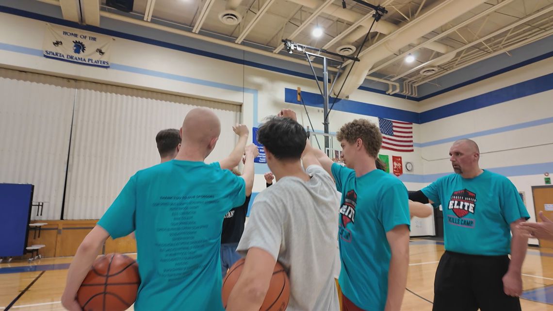 West Michigan teen builds AAU team amid cancer battle | 13wmaz.com